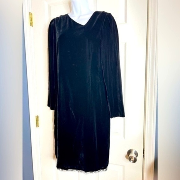 Halston Heritage | Dresses | Halston Iii Vintage 8s Size 6 Black Velvet ...